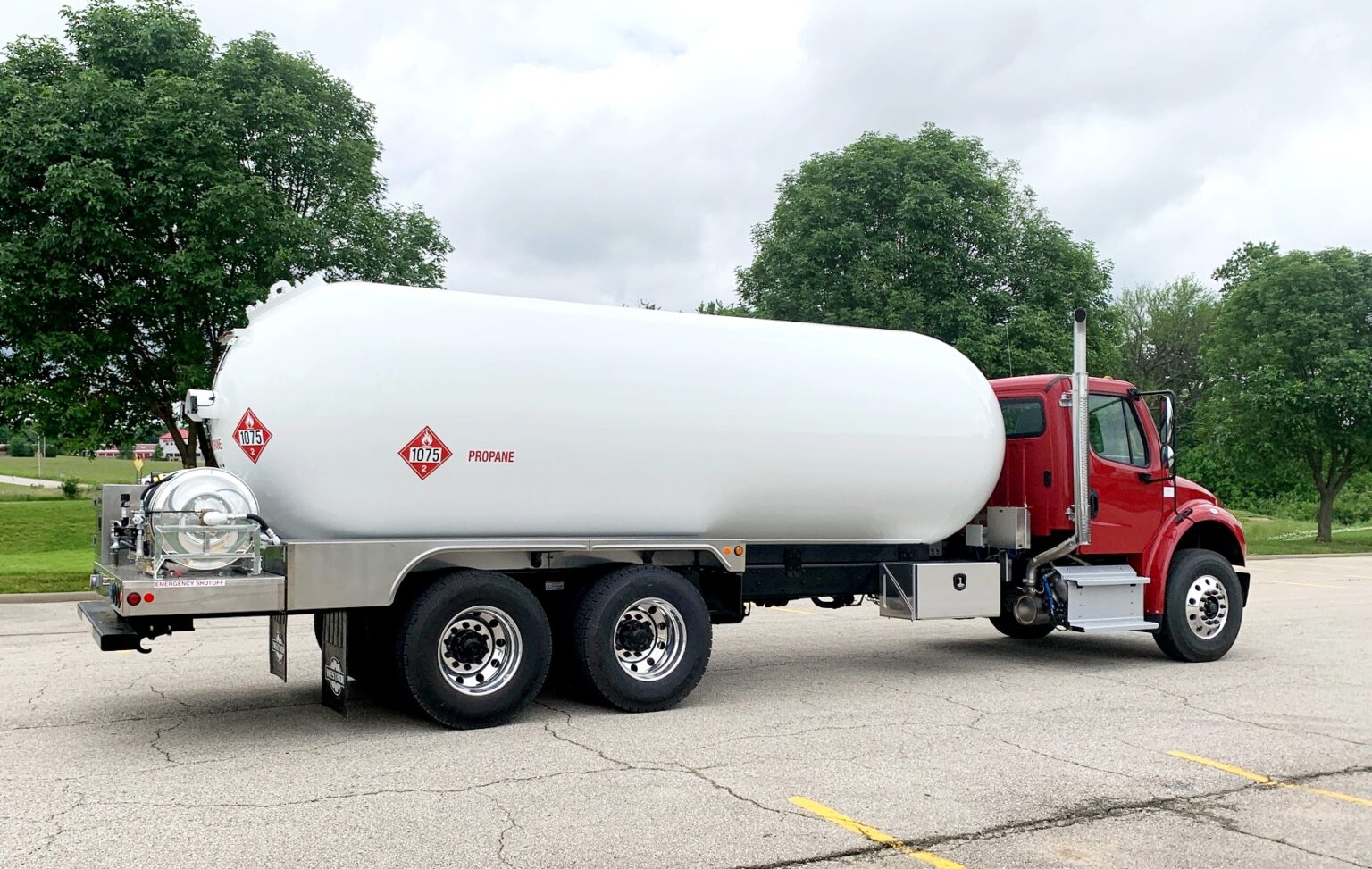 Blueline HX Bobtail Propane Trucks For Sale - Buy Propane Gas Tanks Online
